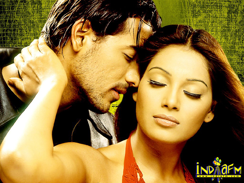 Aetbaar 2004 Wallpapers | Aetbaar 2004 HD Images | Photos john-abrahambipasha-basu-3 - Bollywood ...