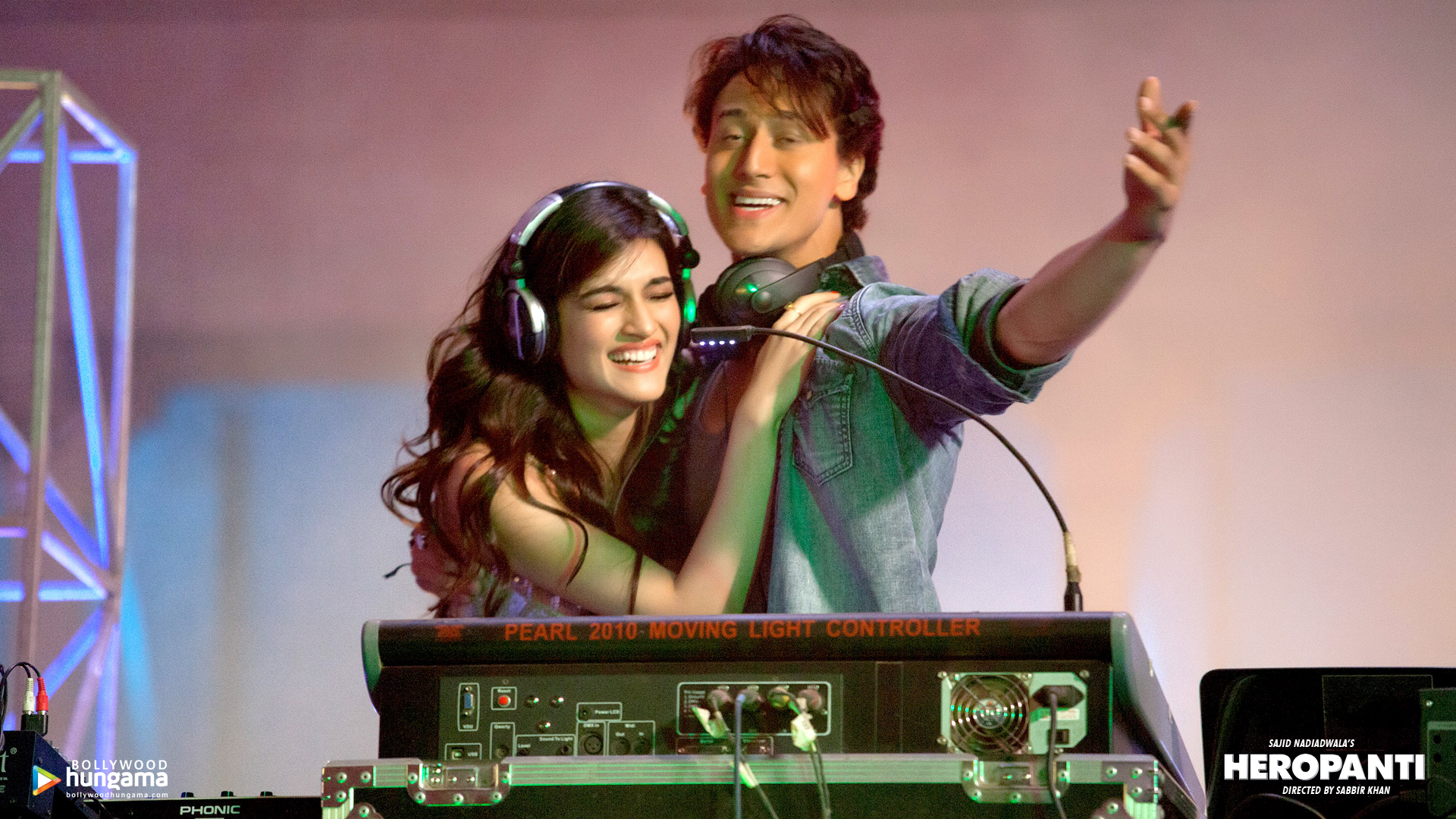 Heropanti 2014 Wallpapers | heropanti-27 - Bollywood Hungama