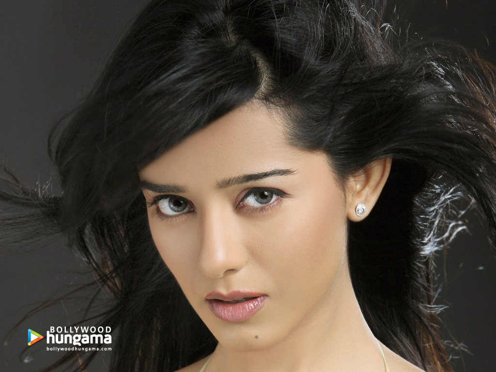 Amrita Rao Wallpapers | amrita-rao-1-6 - Bollywood Hungama