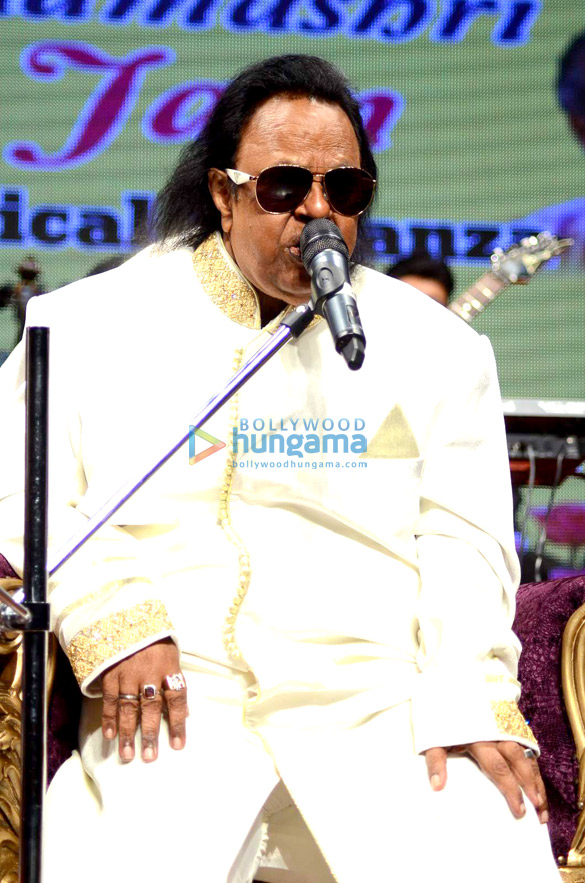 Ravindra Jain celebrates his 71st birthday with friends and fans ...