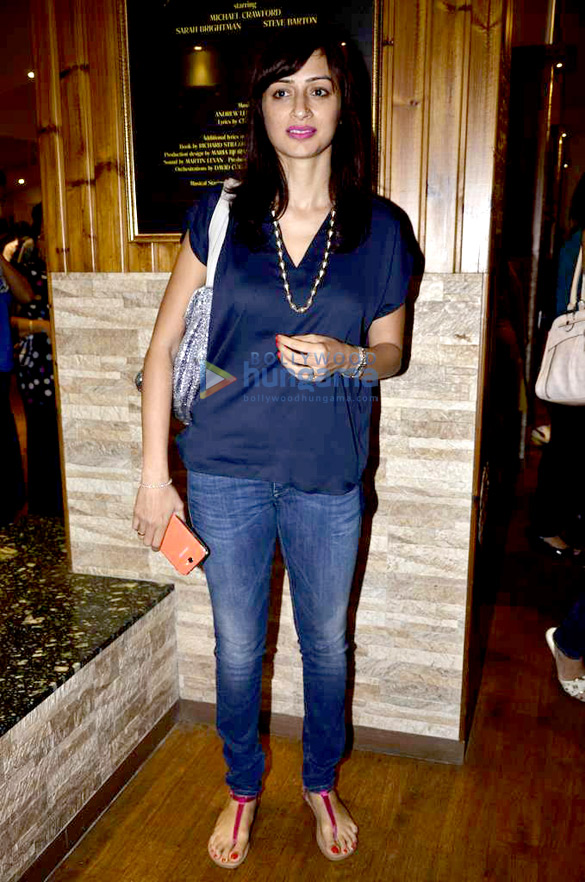 Gauri Pradhan Wallpaper