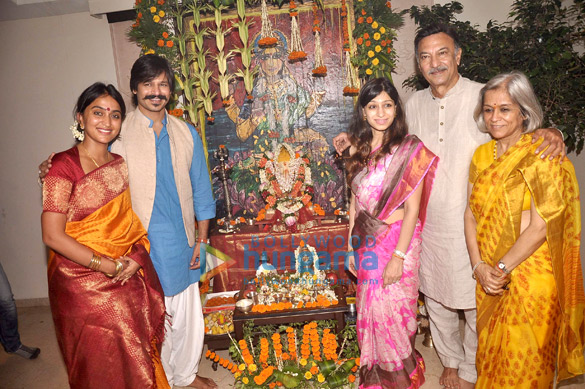 Vivek Oberoi & his family’s Ganpati Visarjan | Priyanka Alva Oberoi ...