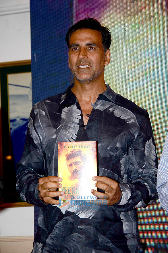 Akshay Kumar unveils K. Vijay Kumar’s book ‘Veerappan – Chasing The ...