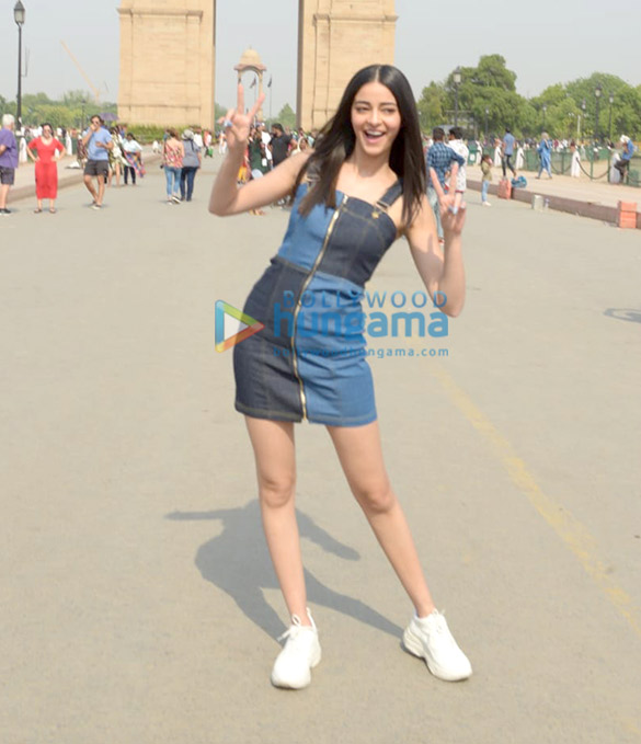 Tiger Shroff, Ananya Pandey and Tara Sutaria snapped during Student Of ...