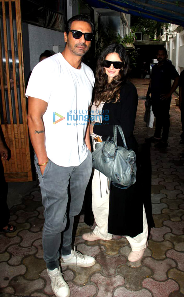 Photos: Arjun Rampal spotted with family at izumi bandra | Arjun Rampal ...