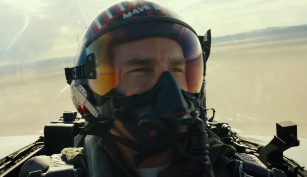 Top Gun: Maverick star Tom Cruise star flies real fighter jet in behind ...