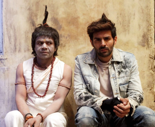 Kartik Aaryan shares hilarious photo with Rajpal Yadav from Bhool ...