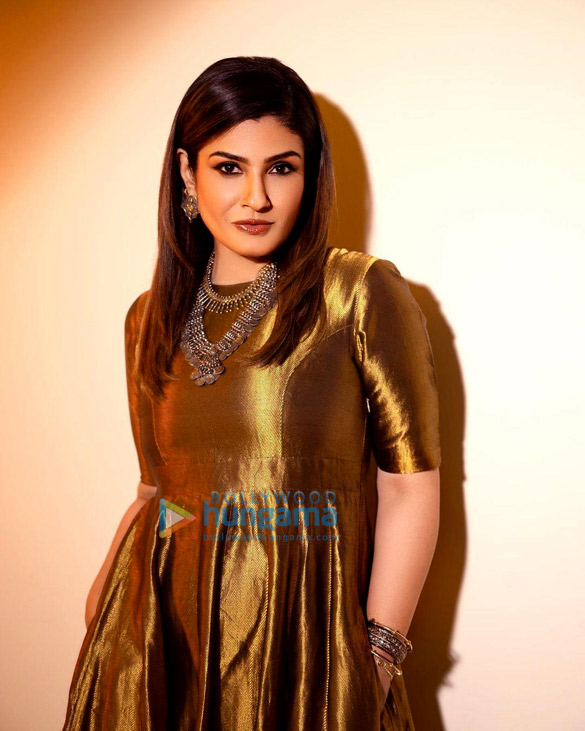 Raveena Tandon Photos, Images, HD Wallpapers, Raveena Tandon HD Images ...