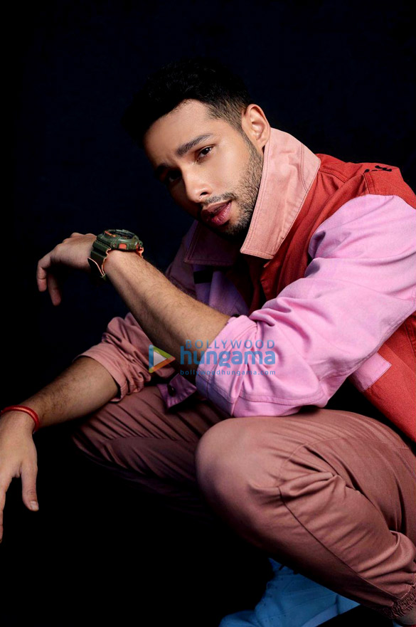 Siddhant Chaturvedi Photos, Images, HD Wallpapers, Siddhant Chaturvedi ...