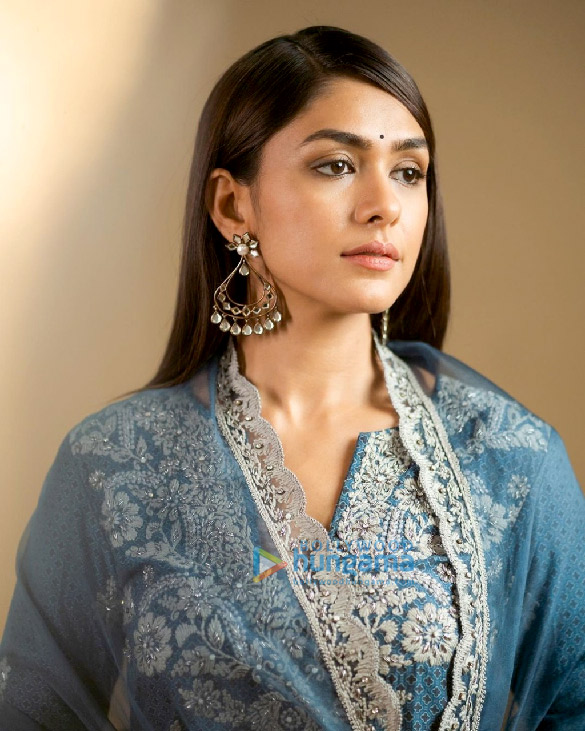 Mrunal Thakur Photos, Images, HD Wallpapers, Mrunal Thakur HD Images ...